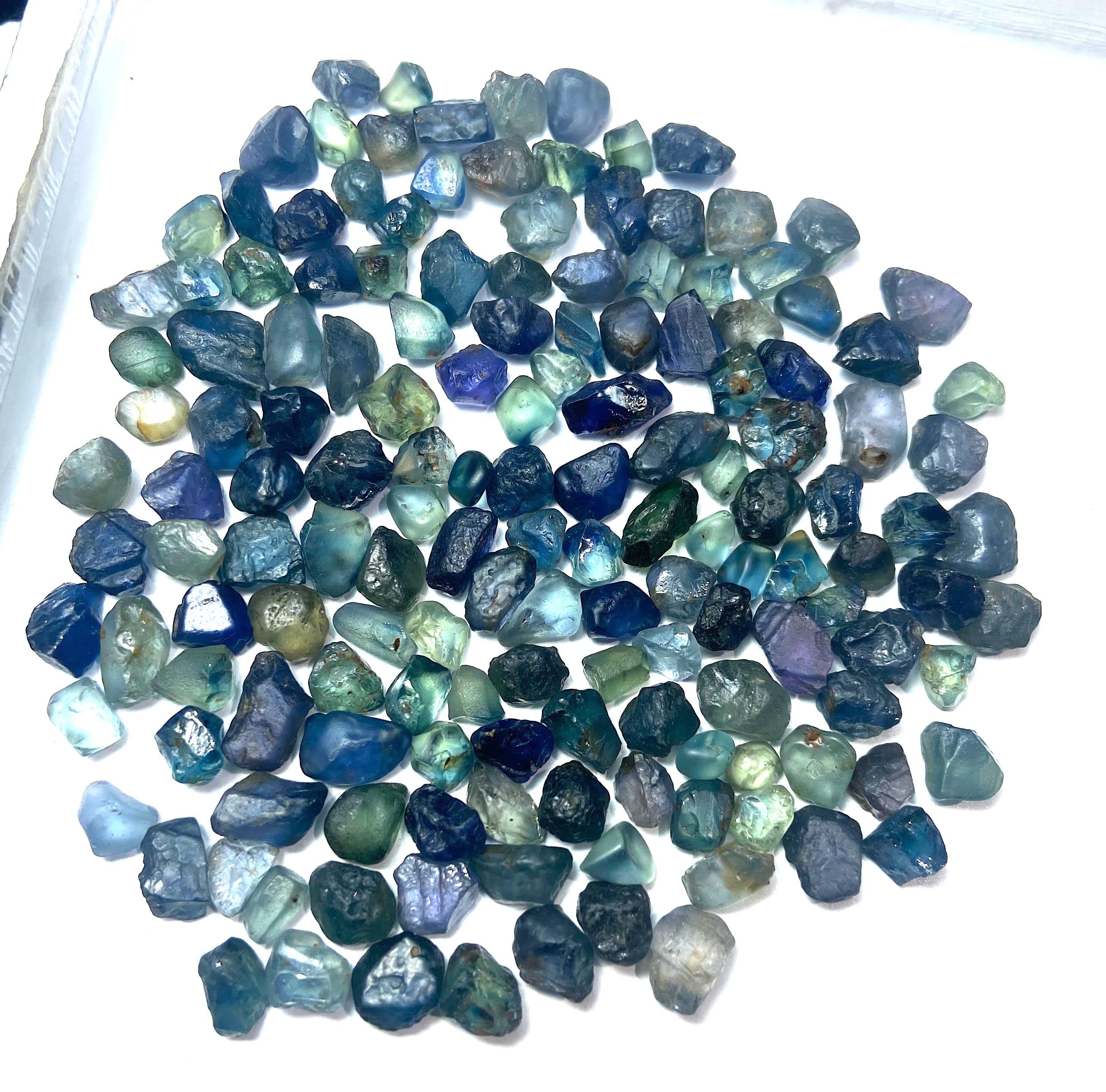 Facet Grade Parcel Deals of Natural Rough Sapphires Stones – Folkmarketgems